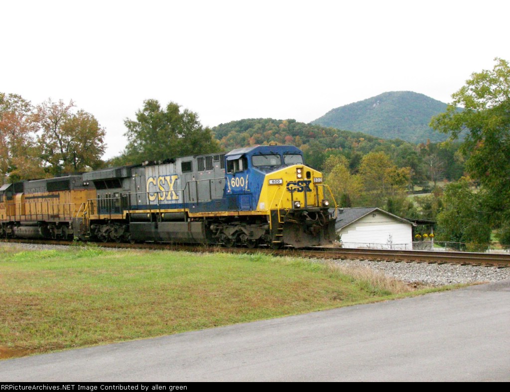 CSX 600